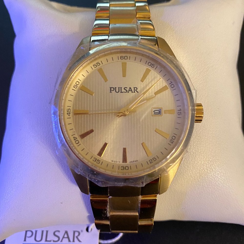 Pulsar Men's Gold Tone Watch - Gem